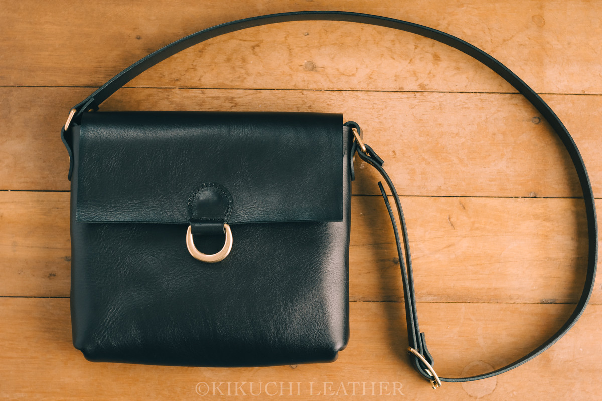 《CARLO》Flap Shoulder Bag Black Regular 793029 | KIKUCHI LEATHER